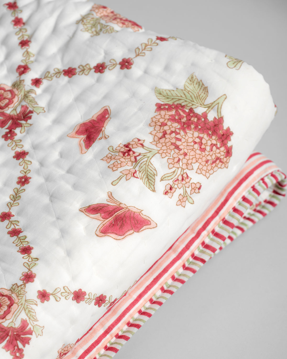 Whispering Hydrangea Pink Quilt | Rangbagh