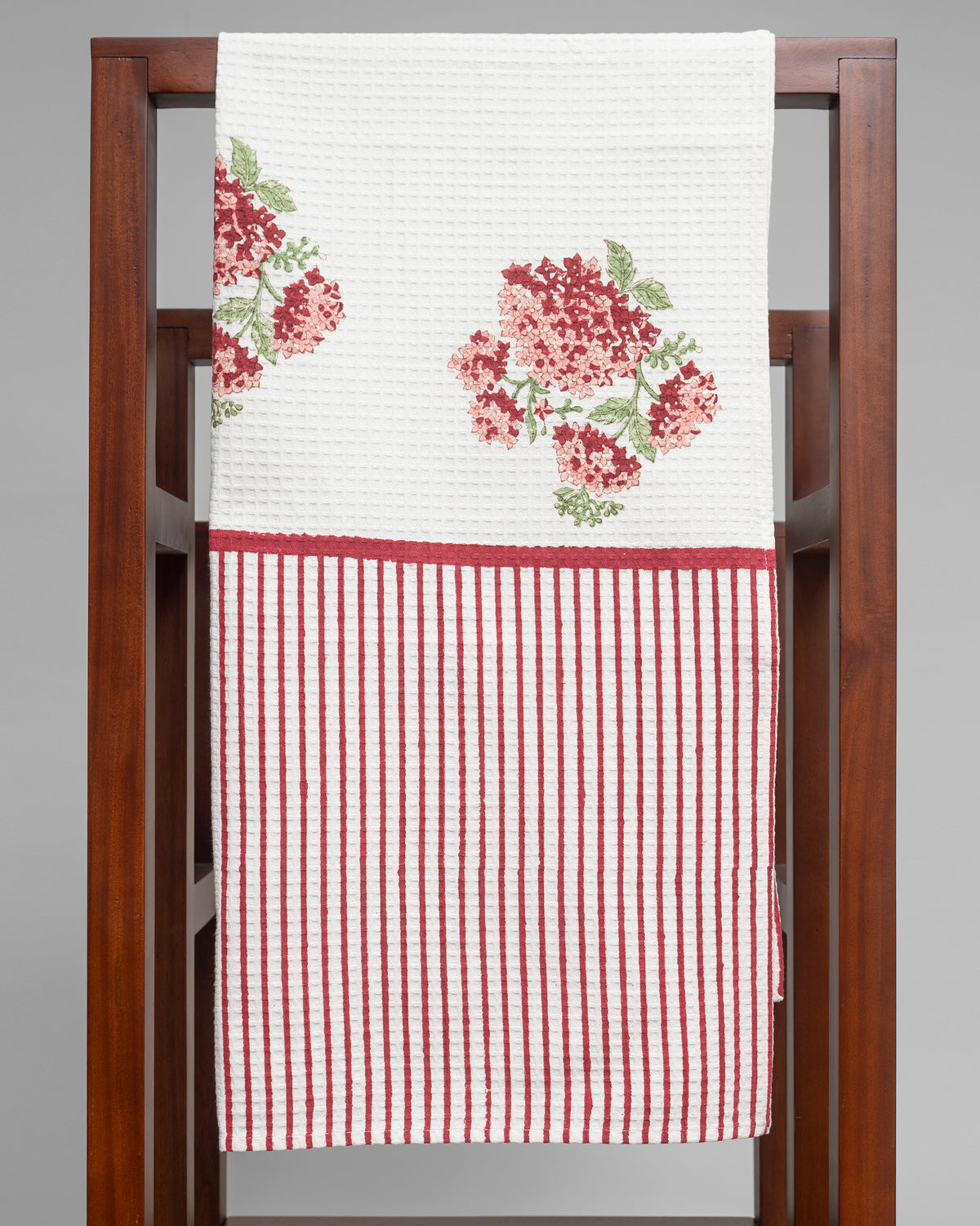 Whispering Hydrangea Pink Classic Bath Towel | Rangbagh