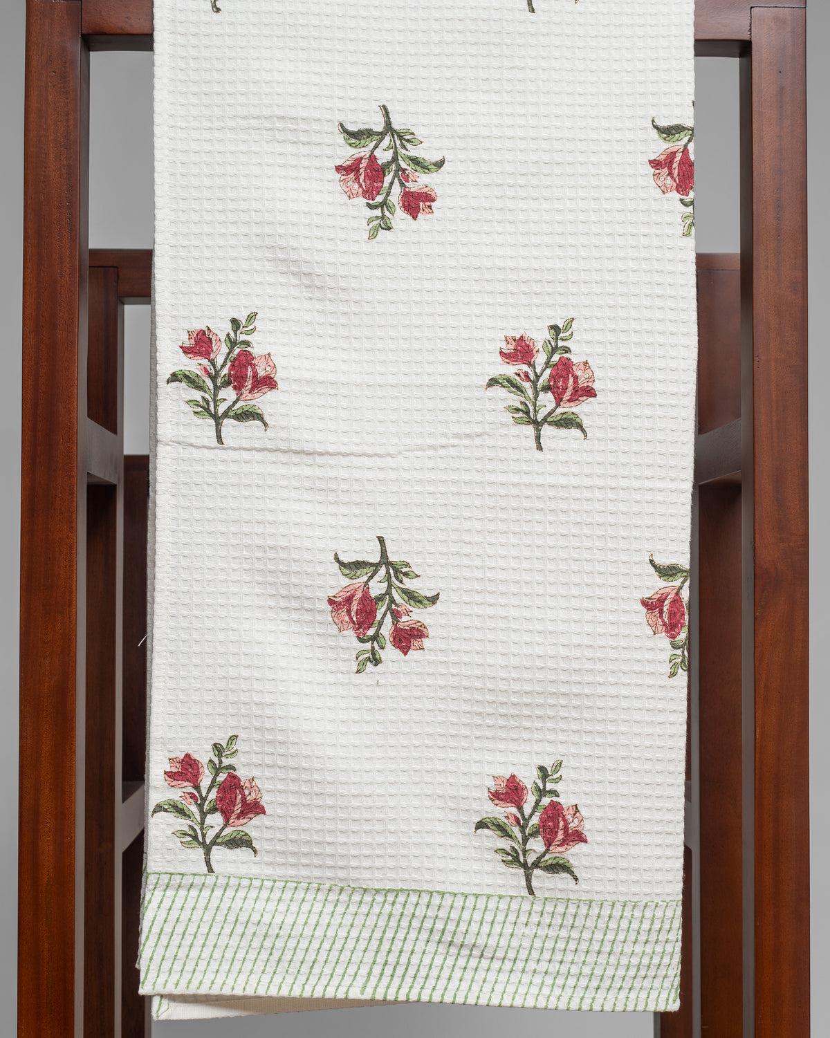 Bougainvillea Blooms Pink Bath Towel | Rangbagh